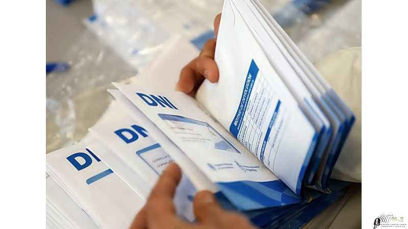 Locales/El móvil de Renaper entrega documentación en la ciudad, el ...